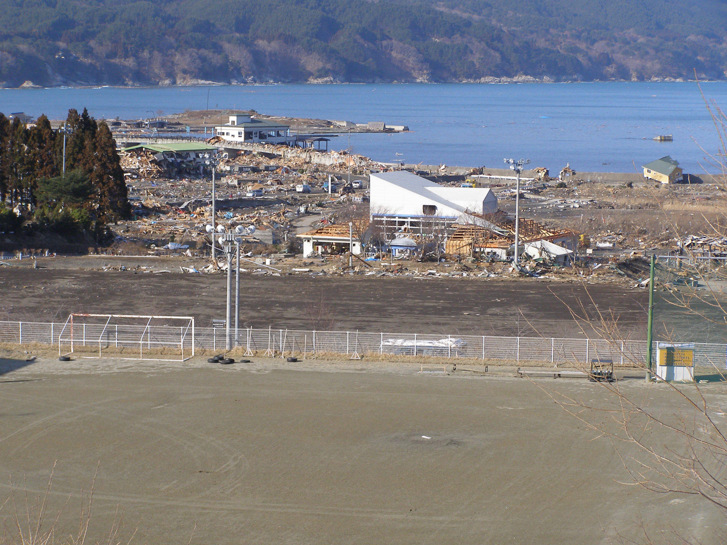 高台から撮影した吉里吉里の町 大槌町震災アーカイブ